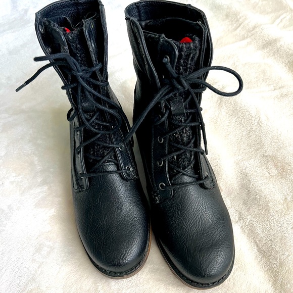 Crown Vintage | Shoes | Winter Ready Nirvana Combat Boot By Crown ...